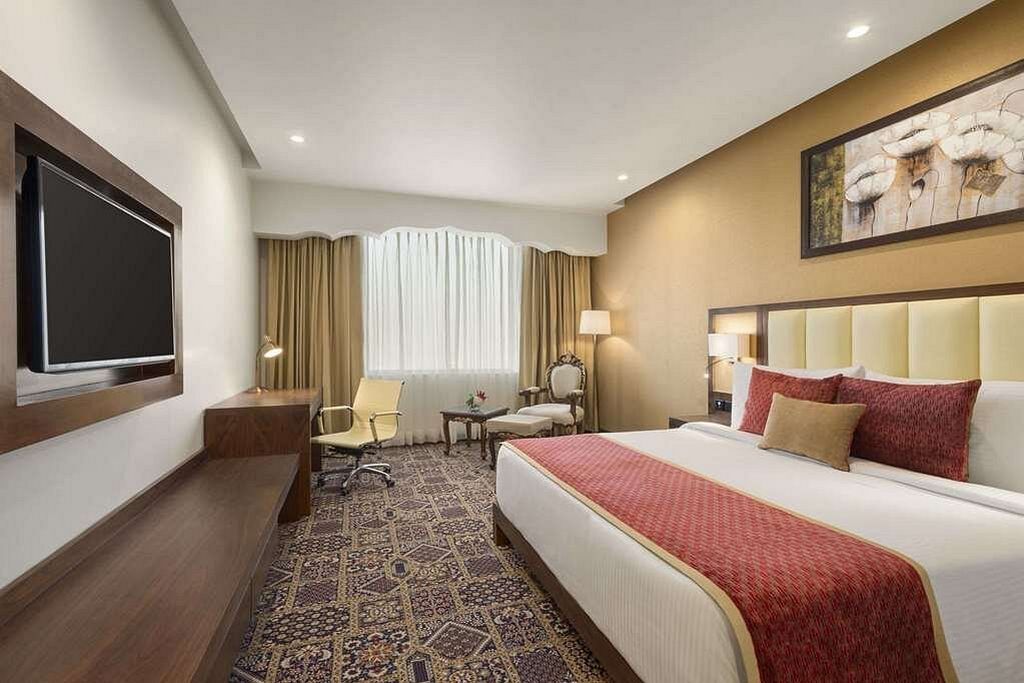 Ramada Plaza by Wyndham JHV - Varanasi - Nature Safari India